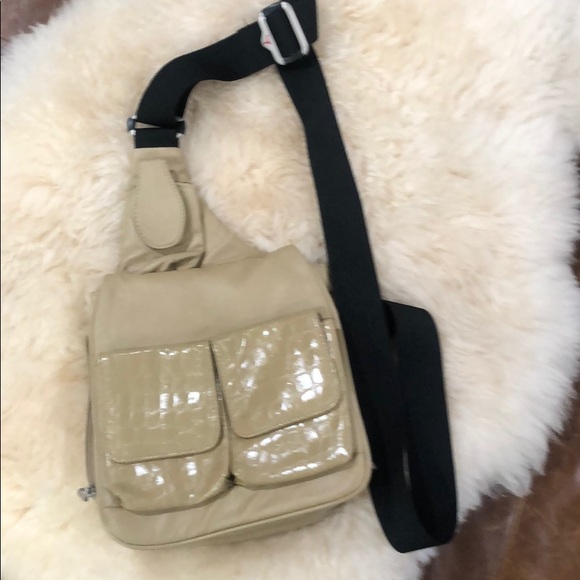 Travelon | Bags | Travelon Crossbody Bag With Mirror And Flashlight ...